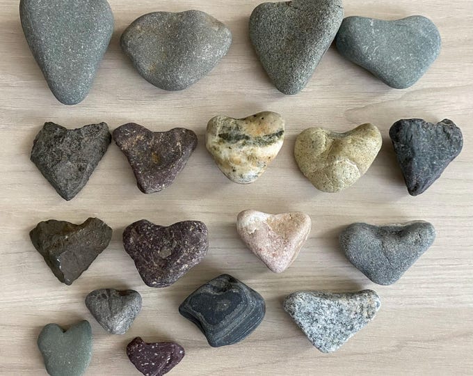 Set of Eighteen (18) Heart Stones, 2 Lbs. 6.3 Oz., Heart Shaped Beach ...