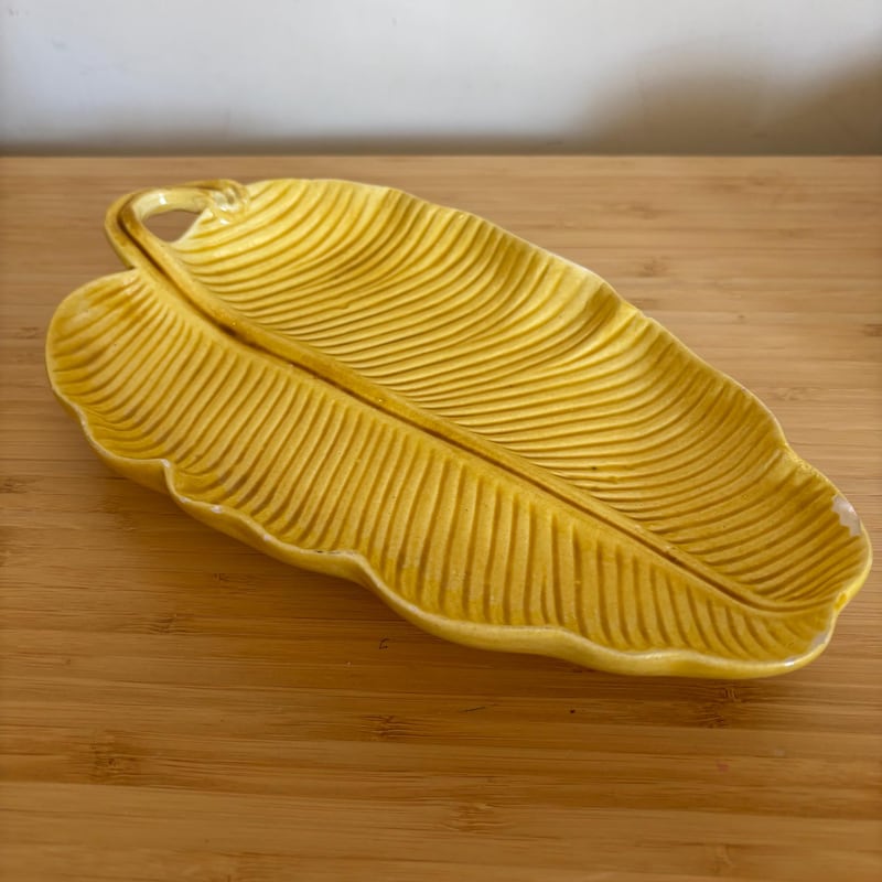 Cabbage leaf plate or platter - Etsy.de