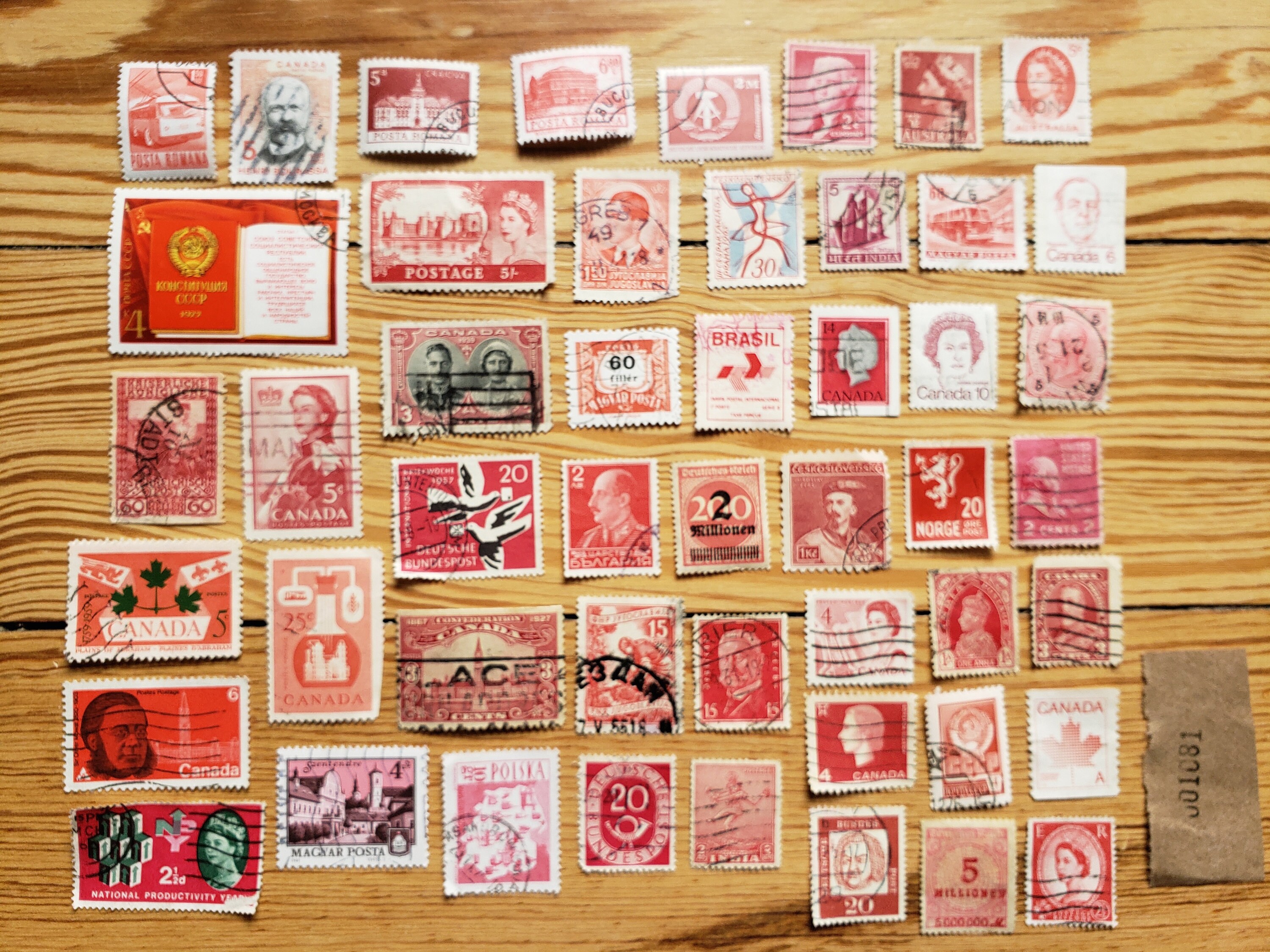 Vintage Red Postage Stamps, ALL DIFFERENT Mixed Pack of 50 Stamps ...