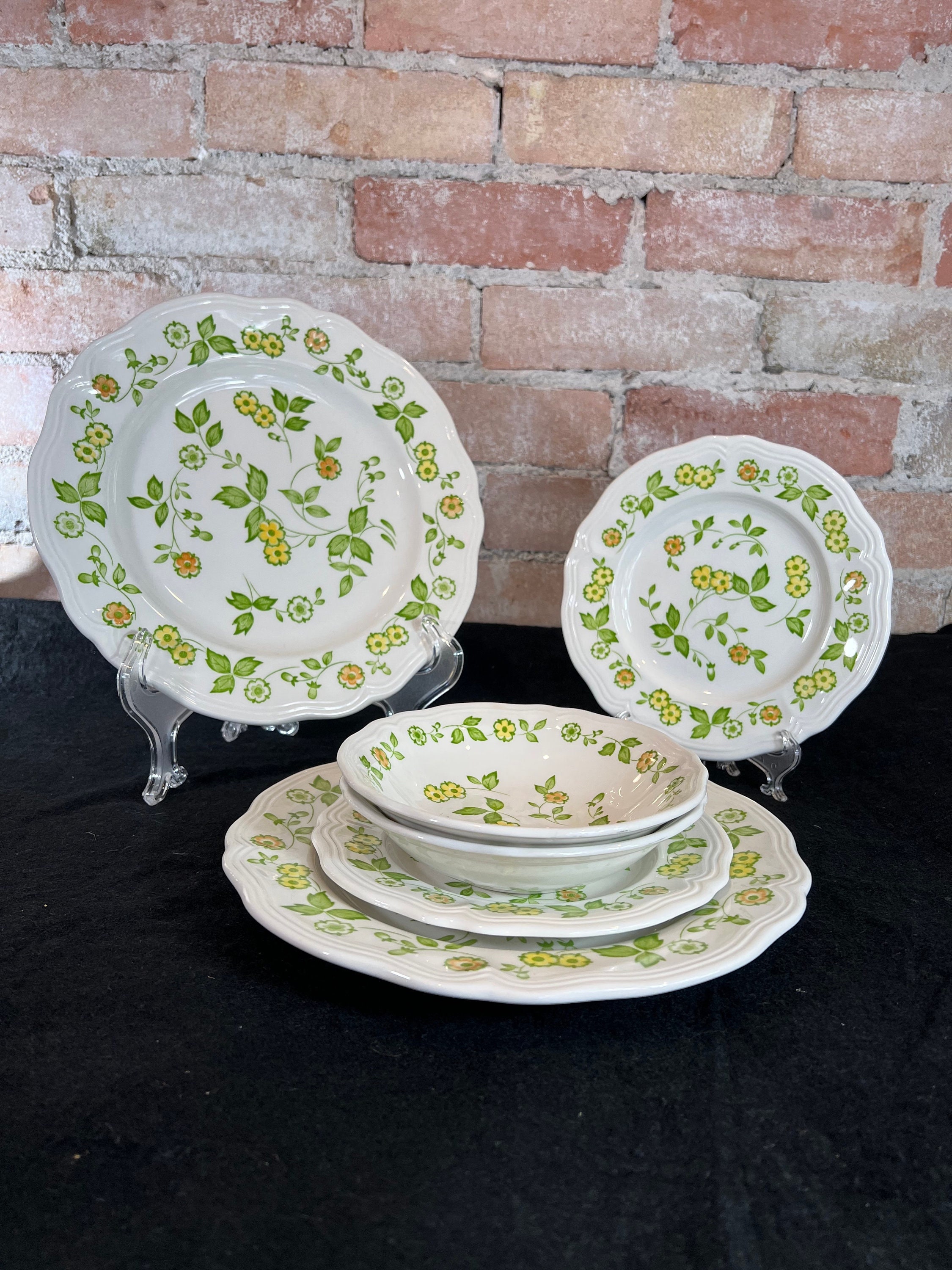 Jade Dinnerware Set for sale| 72 ads for used Jade Dinnerware Sets