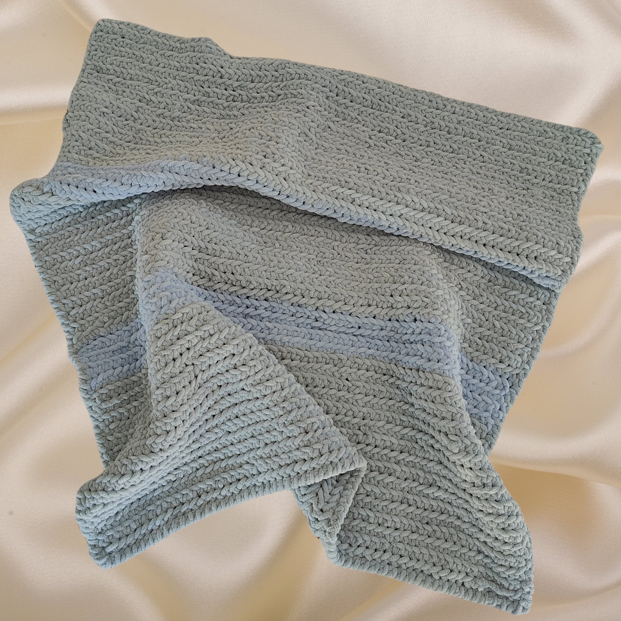 Crochet Baby Blanket, Two-tone Baby Blanket, Chenille Yarn Baby Blanket ...