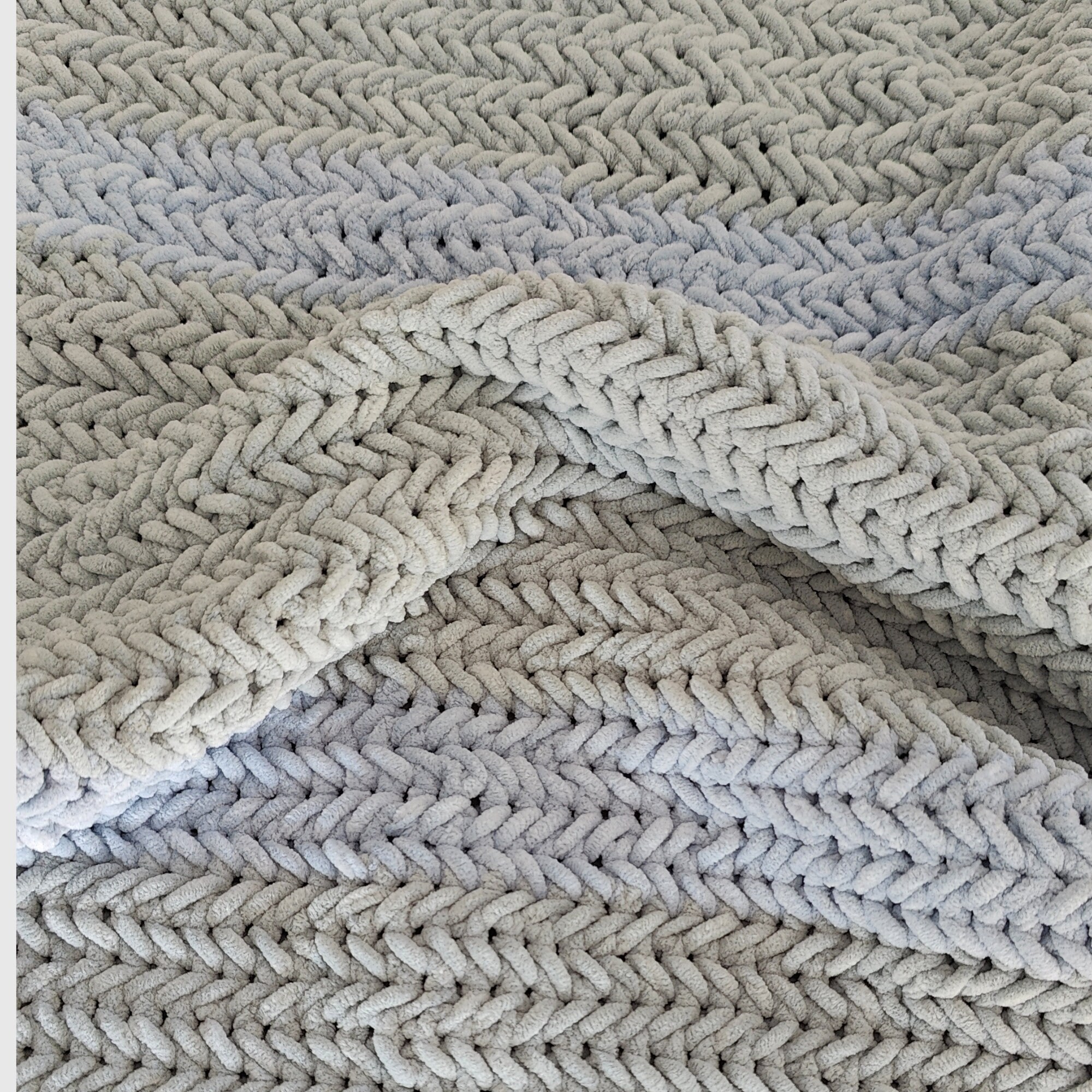 Crochet Baby Blanket, Two-tone Baby Blanket, Chenille Yarn Baby Blanket ...