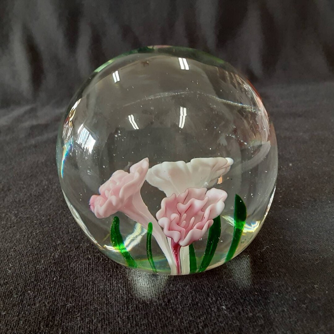 DYNASTY GALLERY PAPERWEIGHT. Clear Glass Sphere With Pink and White ...