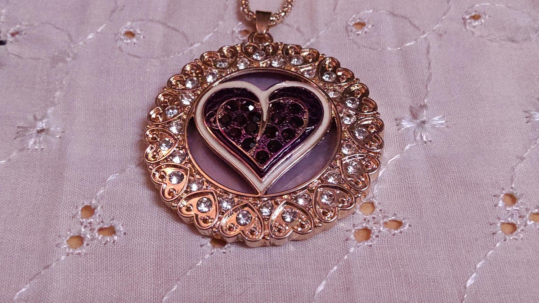 BETSEY JOHNSON Bedazzled "circular Raised Heart" Pendant on a Goldtone ...