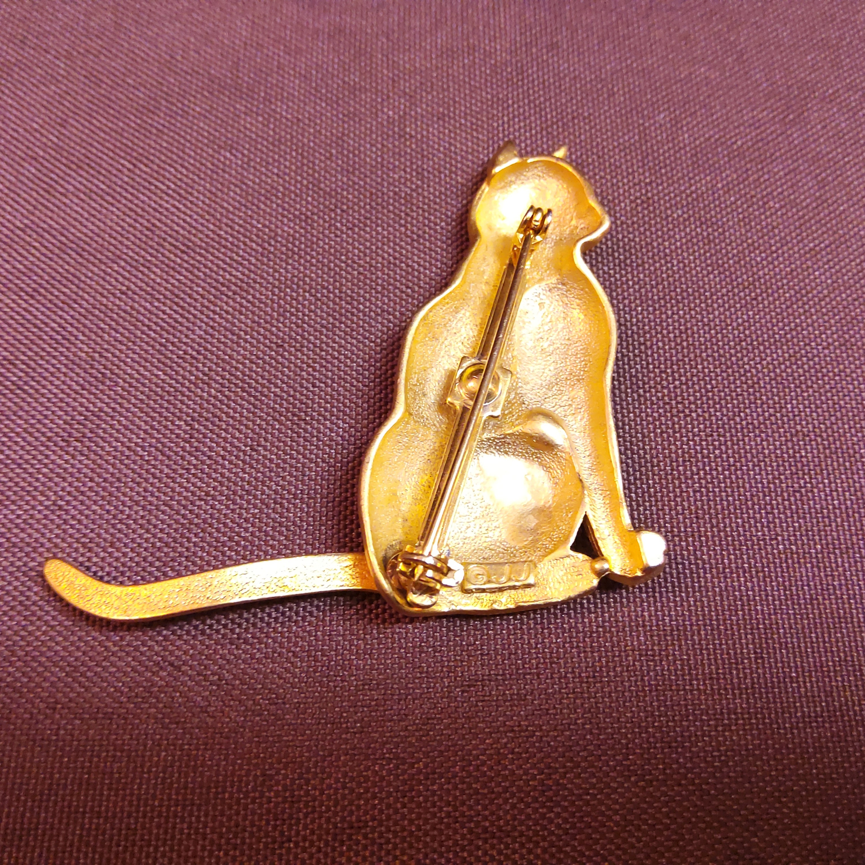 JJ Vintage Goldtone Metal Cat Brooch With Movable Tail. Maker's Mark ...