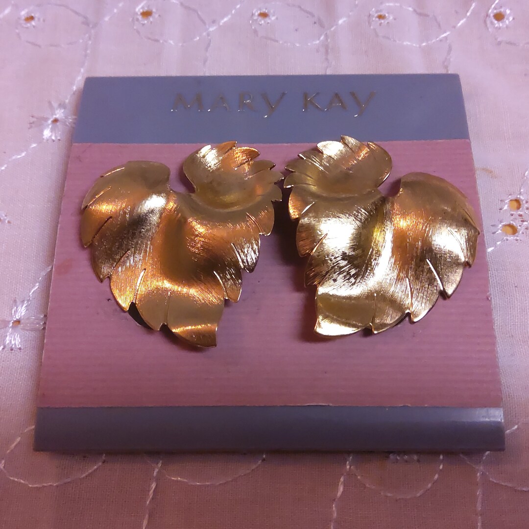 Mary Kay Large Goldtone Leaf Clipped Earrings. New, Never Worn, on the ...