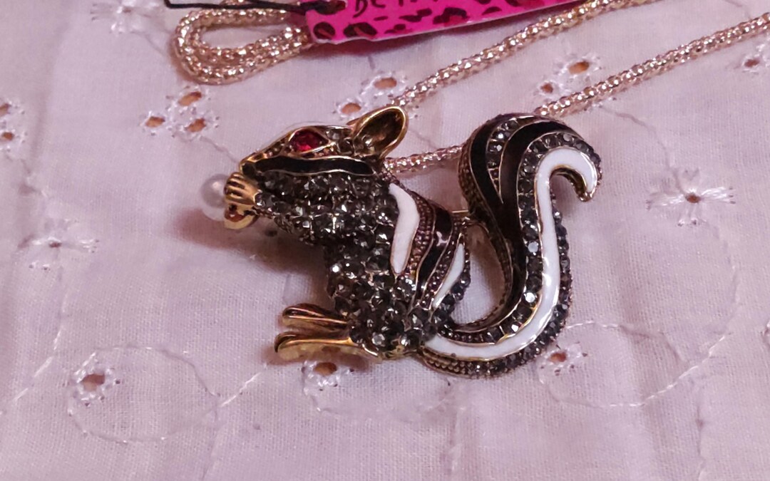 BETSEY JOHNSON Bedazzled "chipmunk" Pendant/brooch on a Goldtone ...