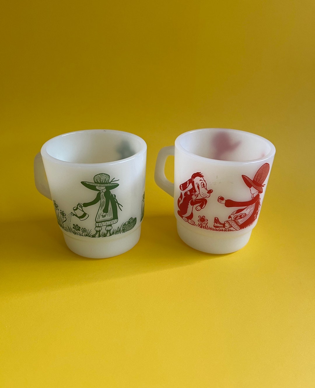 Set of 2 Vintage Termocrisa Milk Glass Mugs With Holly Hobby Design ...