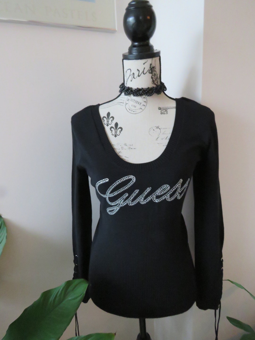 Pull Guess noir avec lettres strass - Etsy France