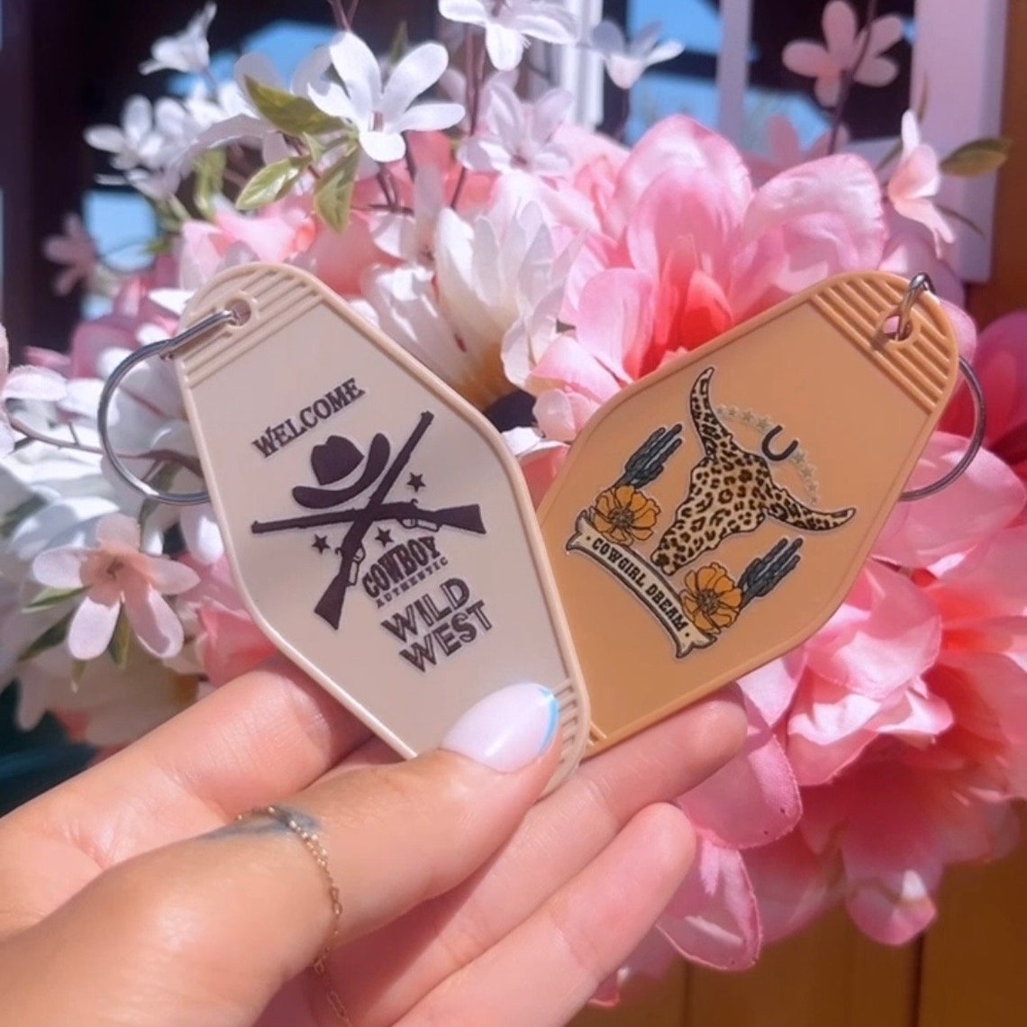 UV DTF Motel Keychains, Country Keychains, Beige Color Motel Keychains ...