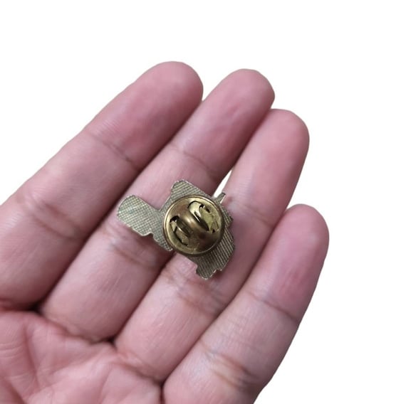 Vintage Gold Toned Enamel International Trucking Pin - Gem