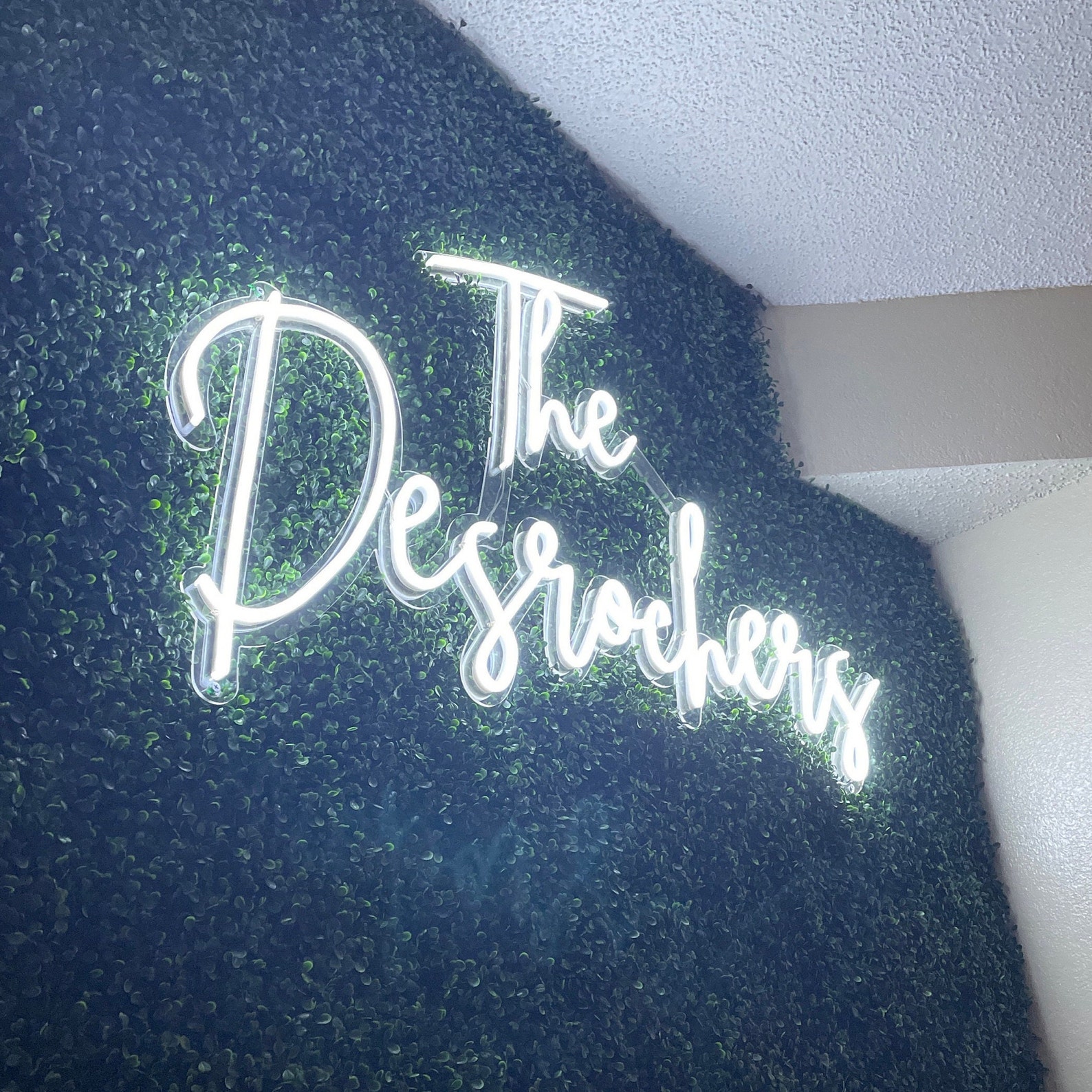 Family Name in Neon Lights - Custom Wedding Reception LED Neon Sign ...