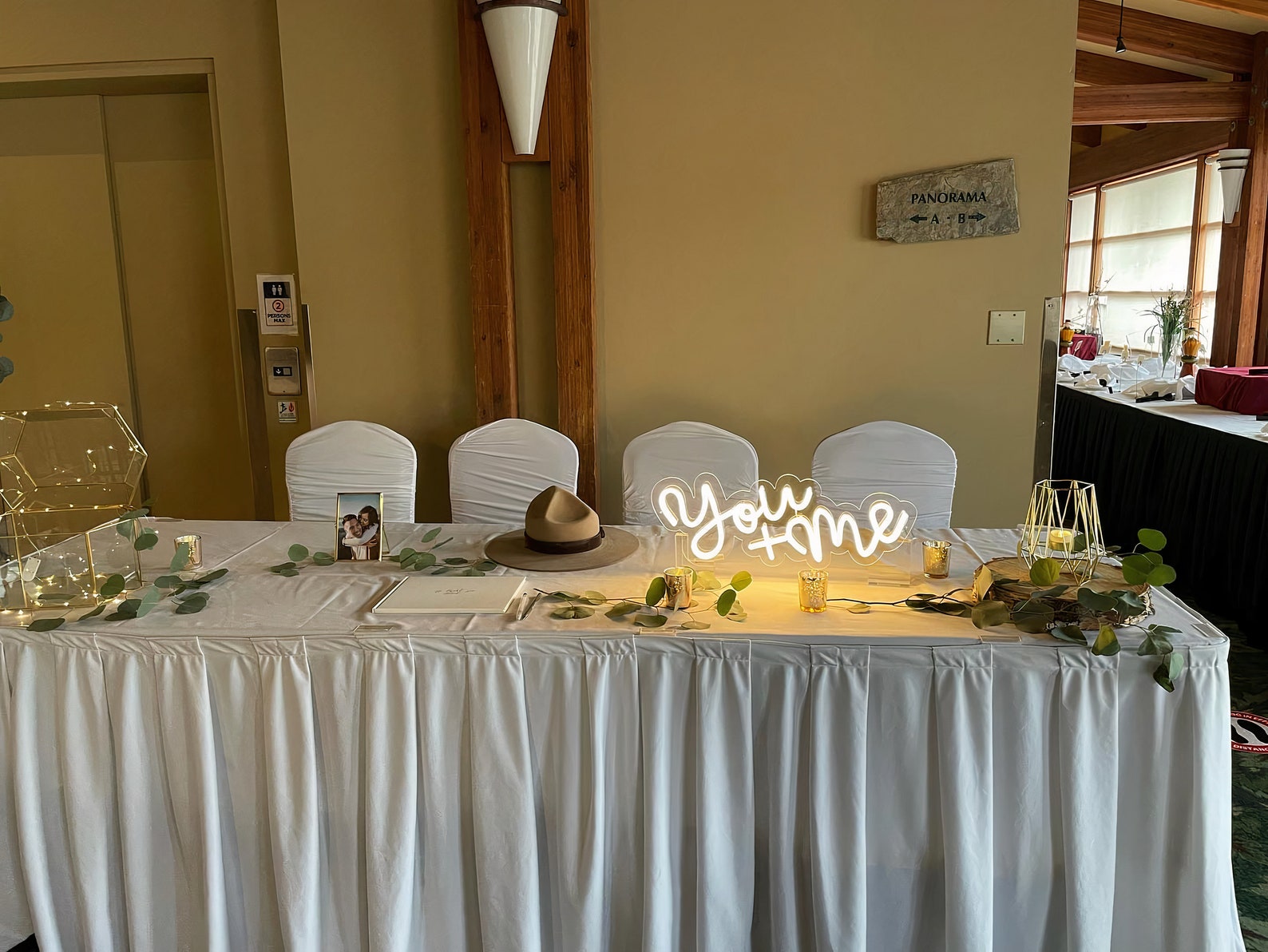 Table LED Neon Sign With Battery, LED Neon Lights With Acrylic Stand ...