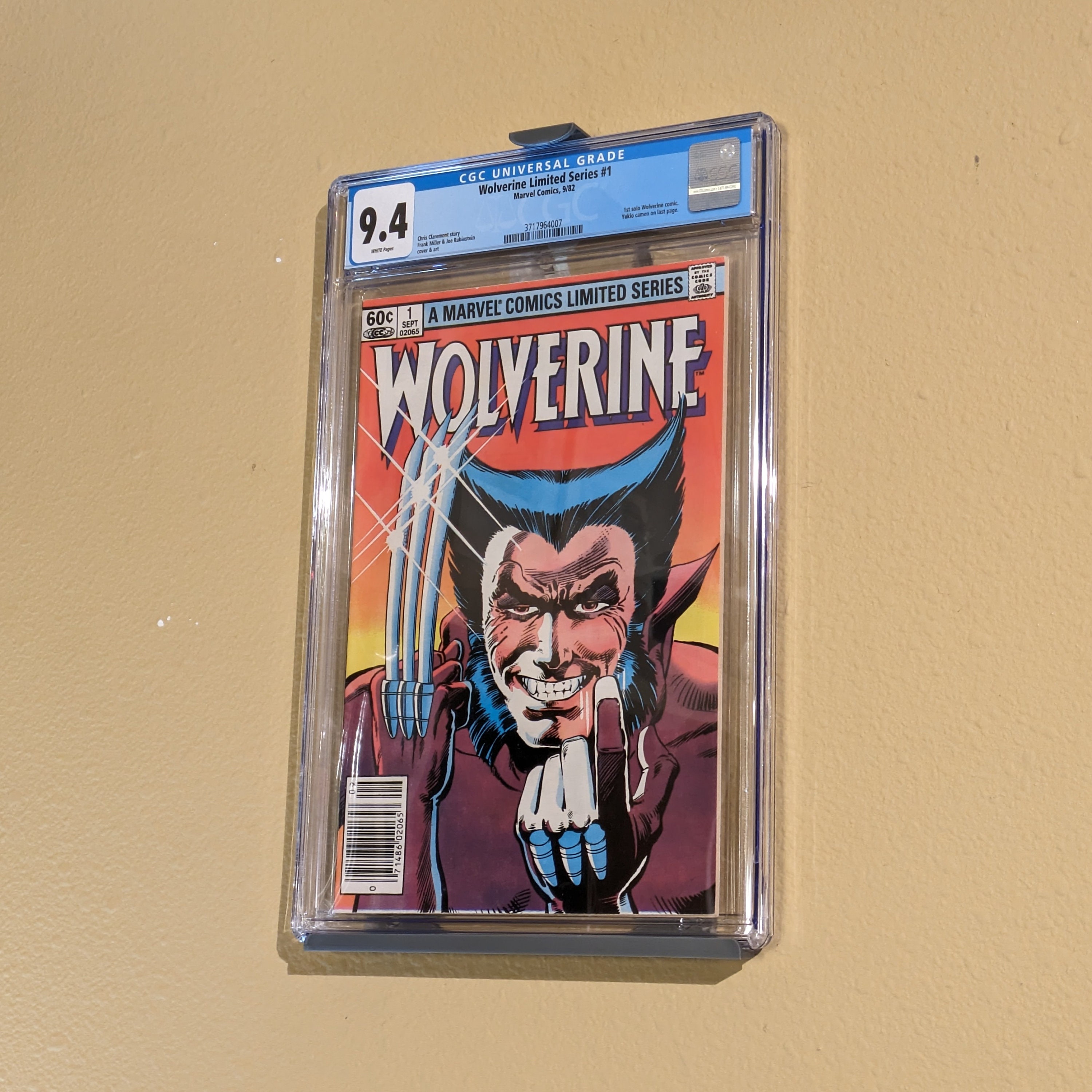 Comic Book Wall Mount Display Shelf for Graded CGC Protective Slabs ...