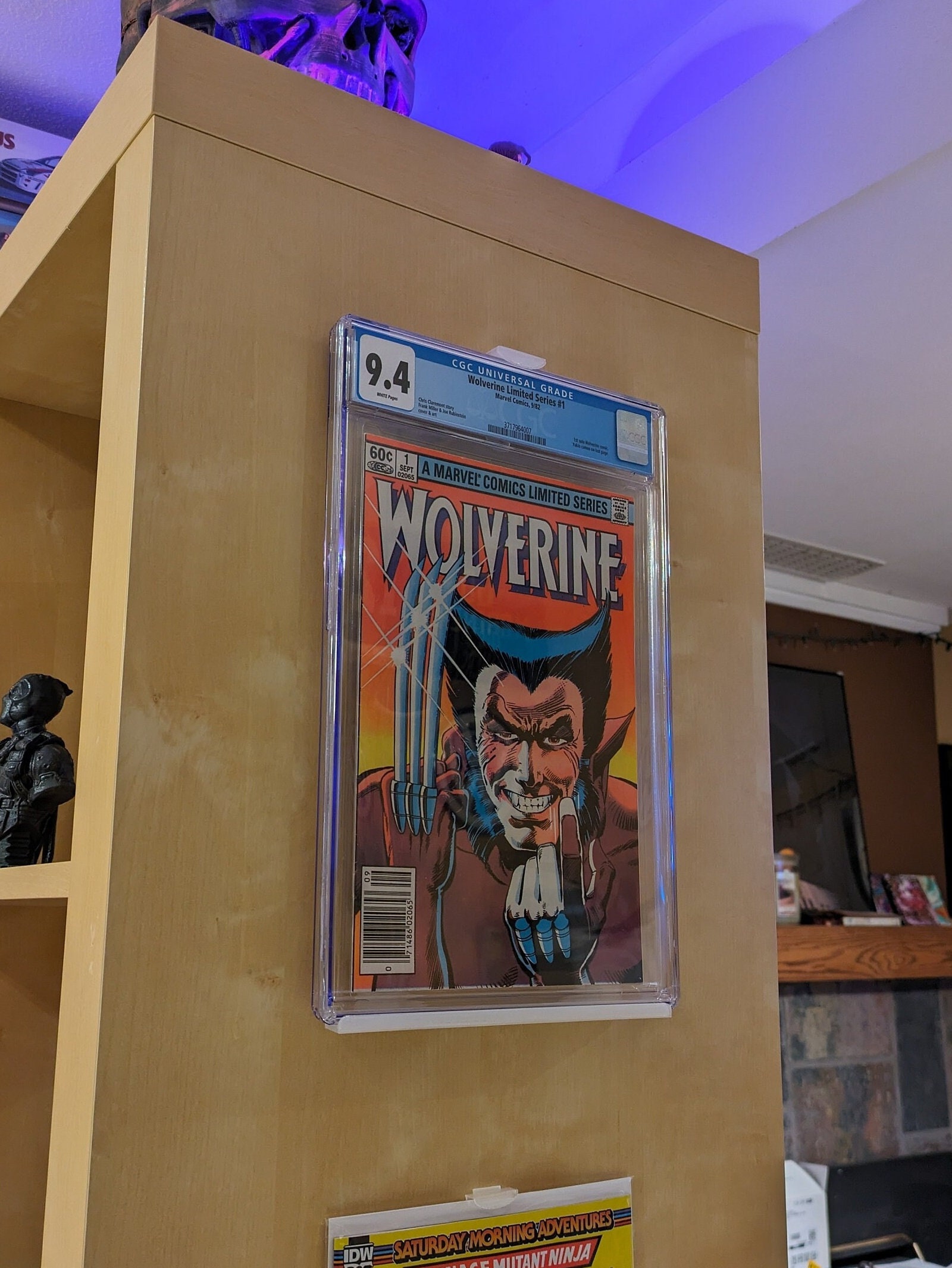 Comic Book Wall Mount Display Shelf for Graded CGC Protective Slabs ...