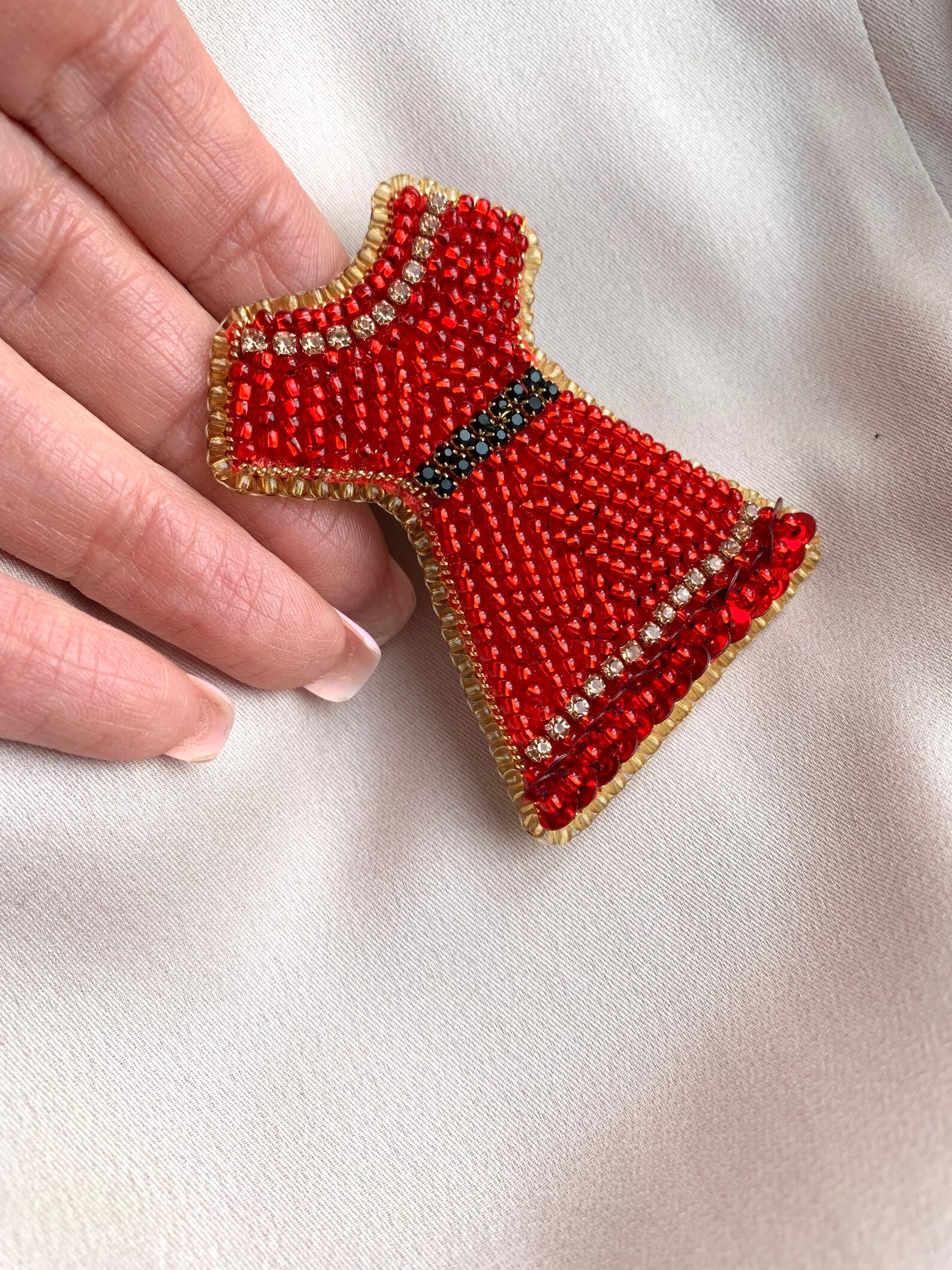 Red Dress Day Embroidered Beaded Brooch MMIWG Red Dress - Etsy