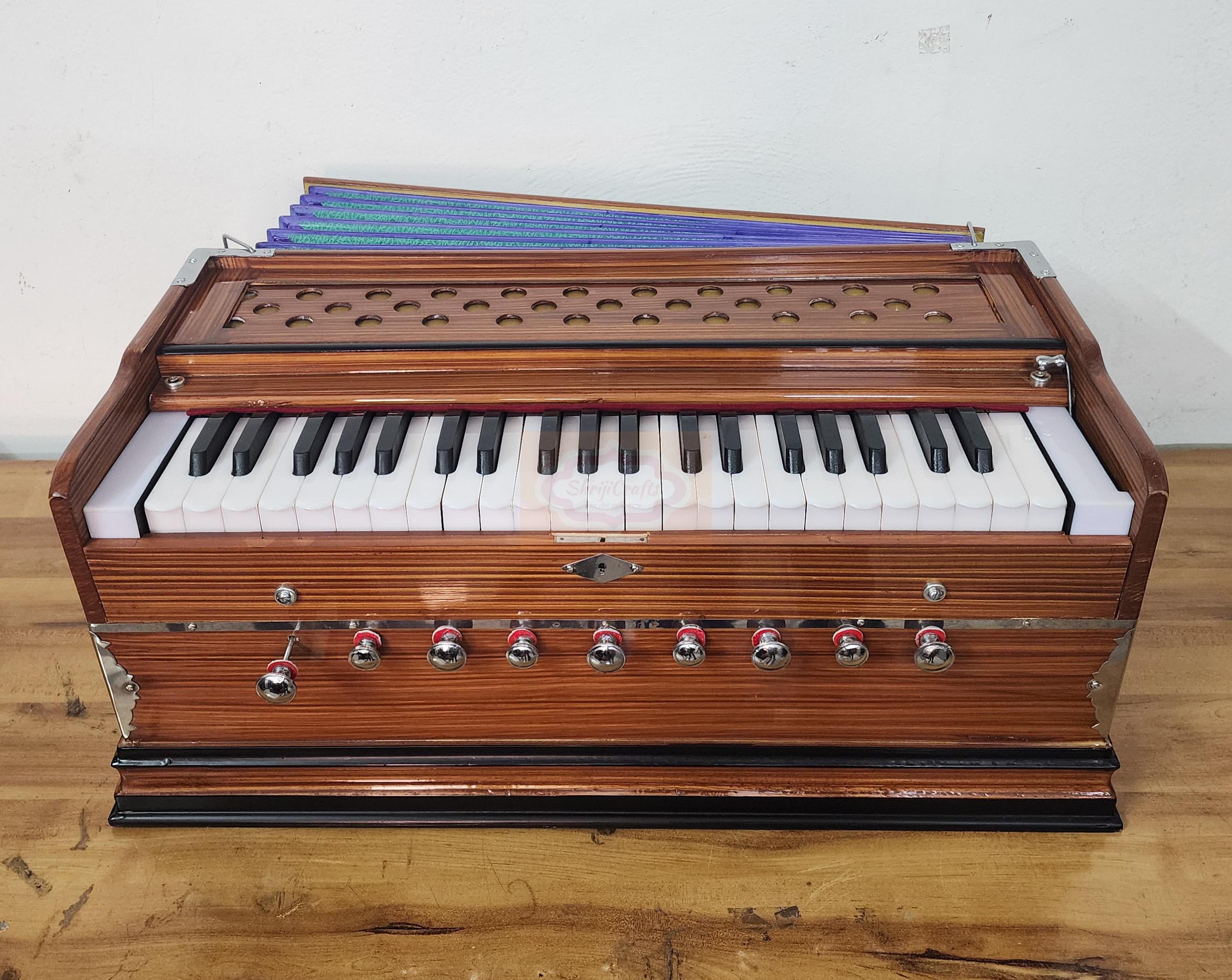 Shriji Harmonium: 3.5 Octave, 9-stop Coupler, Bass Male Reed, Gig Bag ...