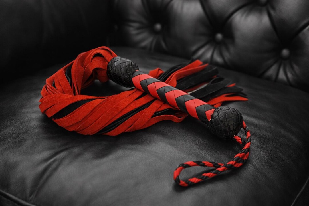 Luxury Suede Leather Flogger: 40 Falls Thuddy Mop Impact Play Flogger ...