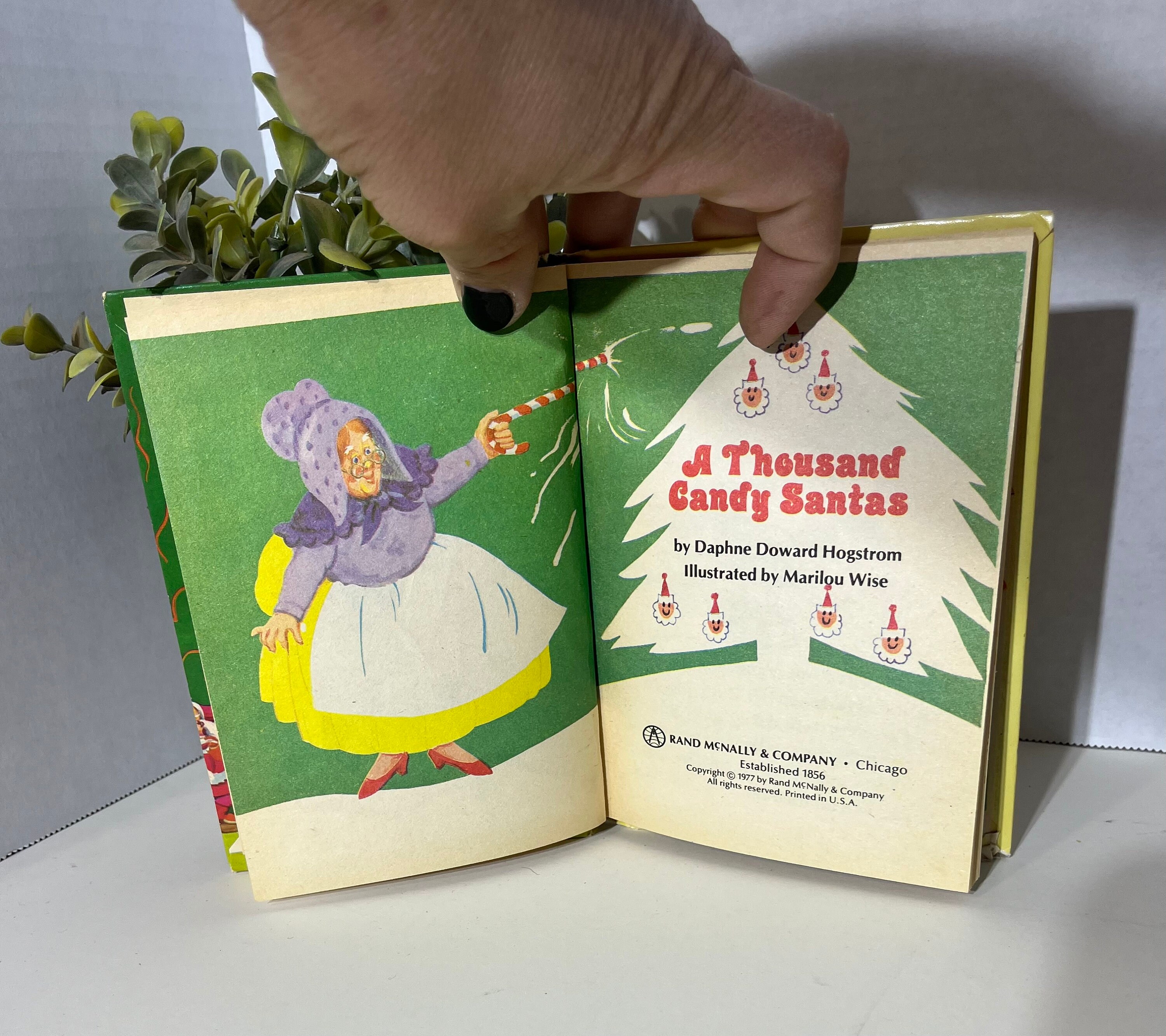 Vintage Christmas Book 1000 Candy Santas, Rand Mcnally, Junior, Elf ...