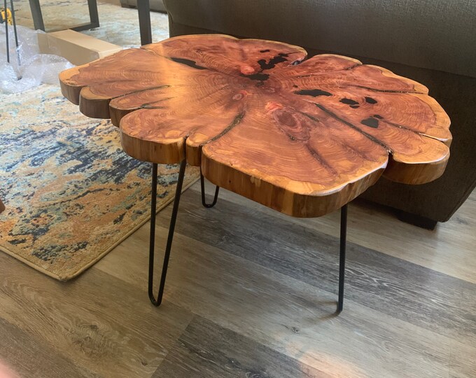 Beautiful Cedar Live Edge and Resin Side Table - Etsy