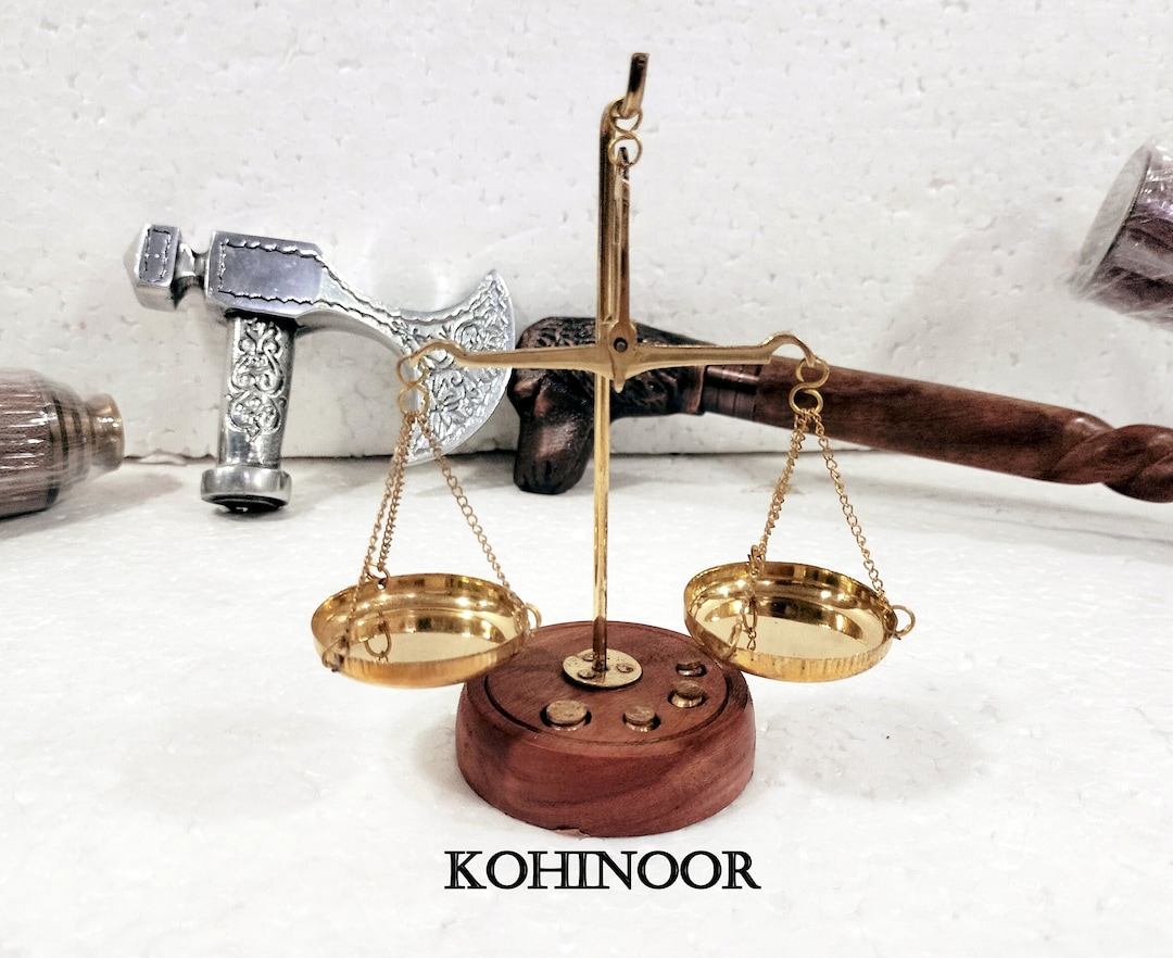 Báscula de latón de estilo antiguo: Balanza de oro y diamantes ...