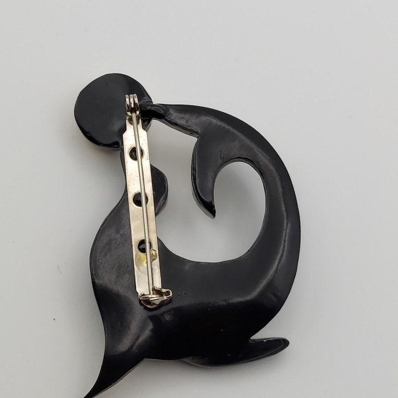 Vintage Plastic Circus Seal W/ Balancing Ball Pin Black & Cream Brooch ...