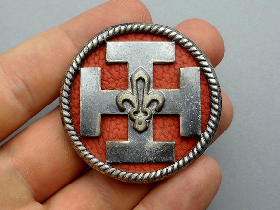 Scouts de France, Antique Large Brooch. - Gem
