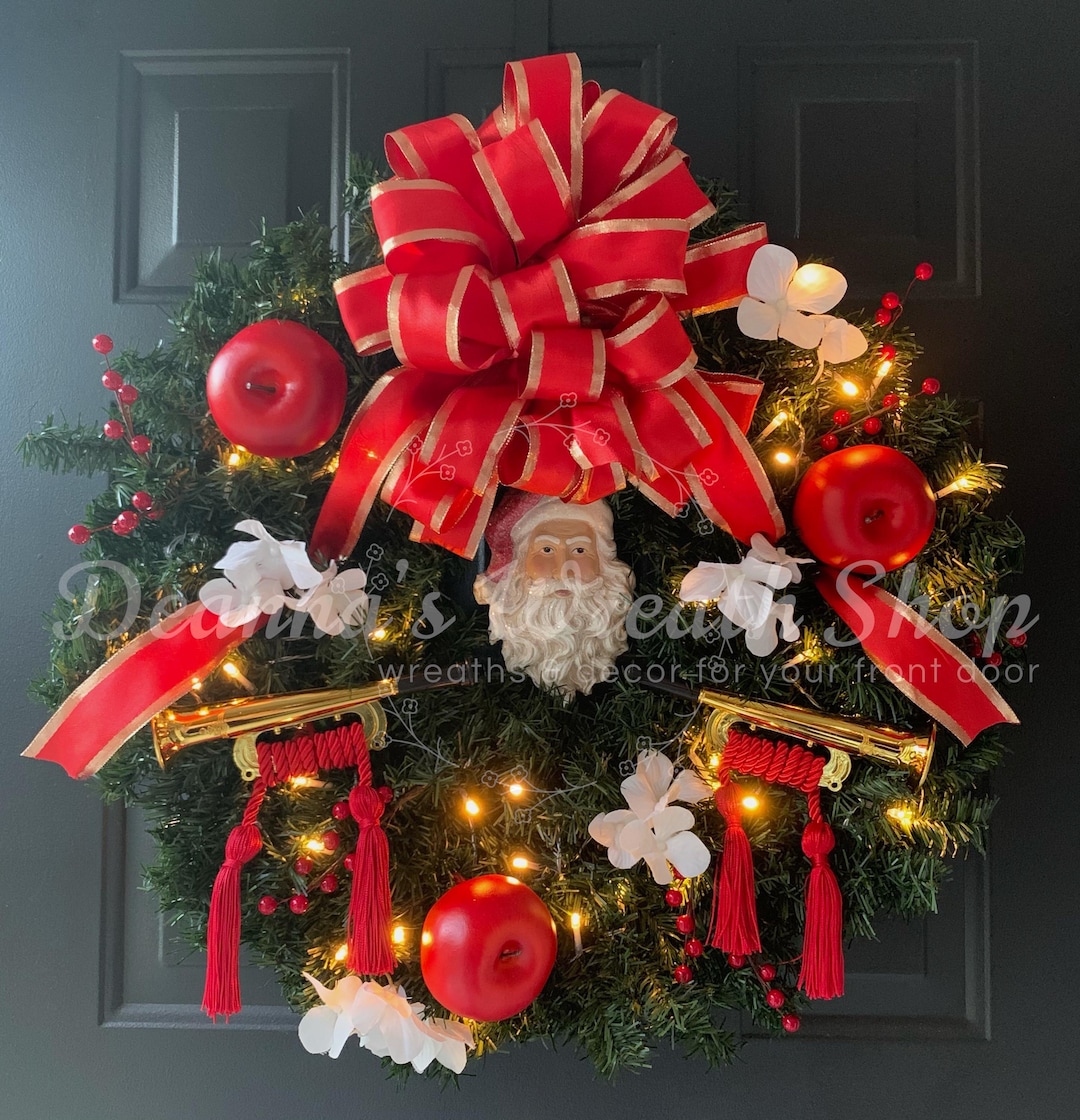 Classic Christmas Wreath With Santa Face | Home Alone Wreath ...