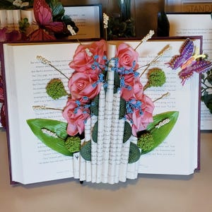 Book Shelf Decoration With Flowers - Etsy