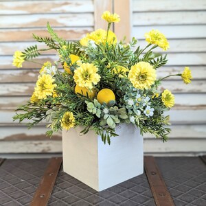 Lemon Arrangement, Lemon Centerpiece, Lemon Arrangement With Flowers ...