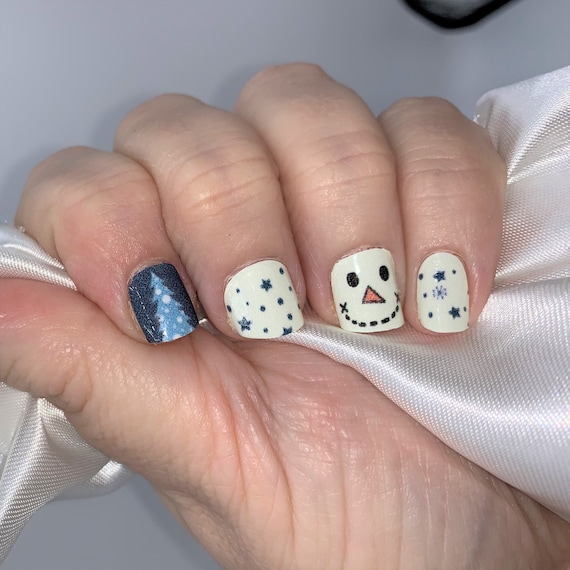 Easy Snowman Nails