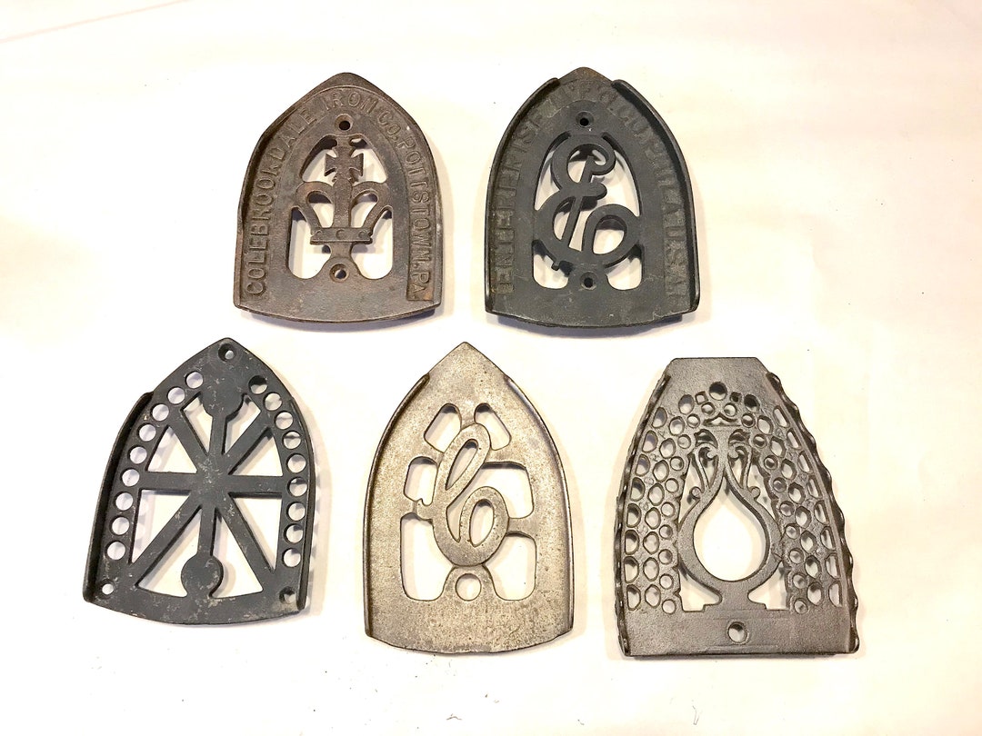 Set of 5 Vintage Cast Iron Trivets - Etsy