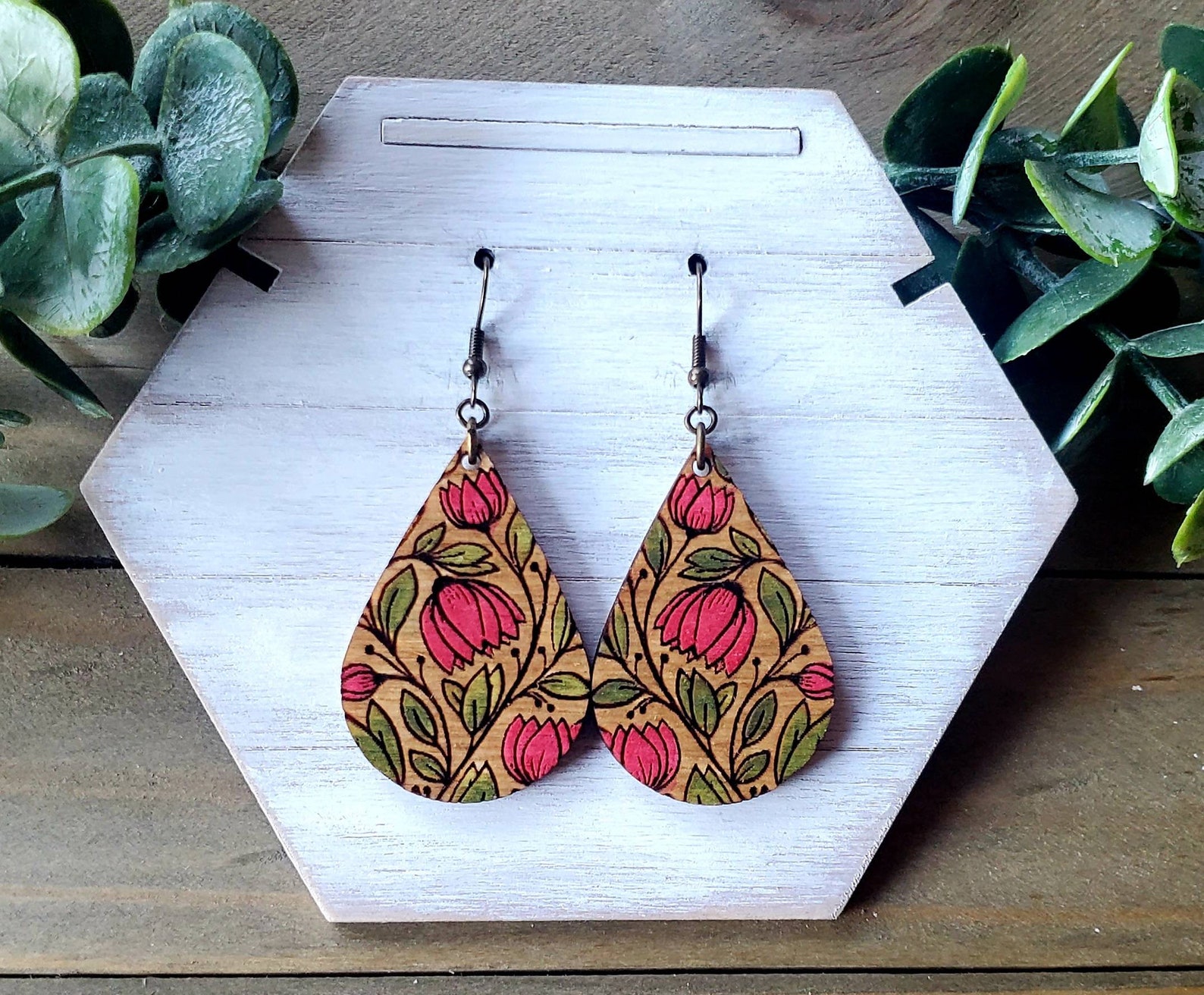 Tulip Engraved Earrings - Etsy