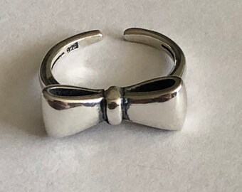 Bow Toe Ring - Etsy