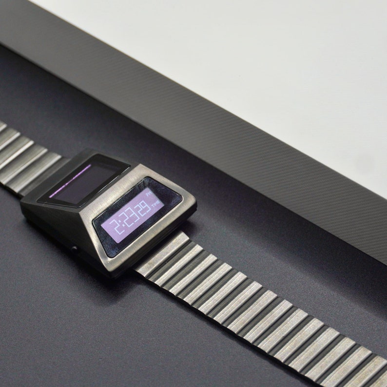 GRAY MOON WALKER - Space Tech Cybertruck Solar Charging Watch Men ...