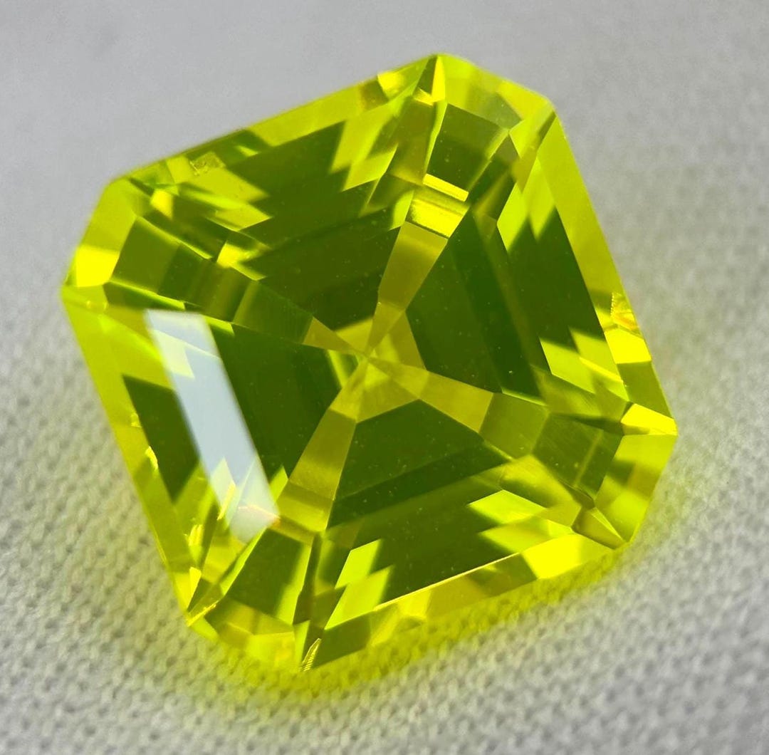 Unique Custom Laser Gemstone High Fluorescent Green 10.5CT Czochralski ...