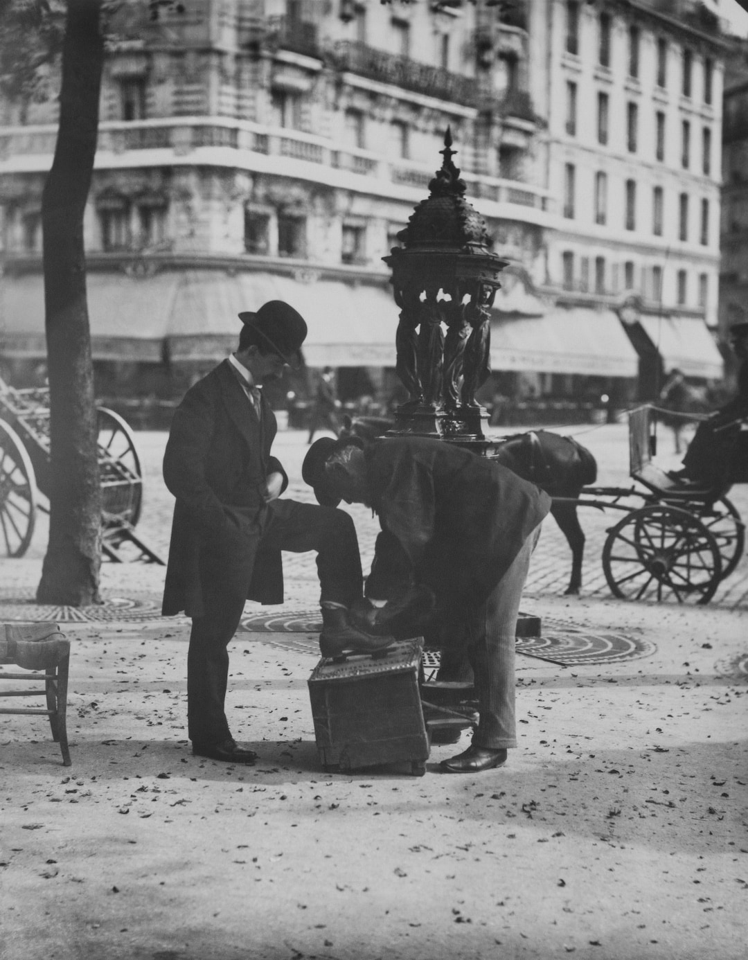 1899 French Photograph | Shoeshine in Paris | Photographed by Eugène ...