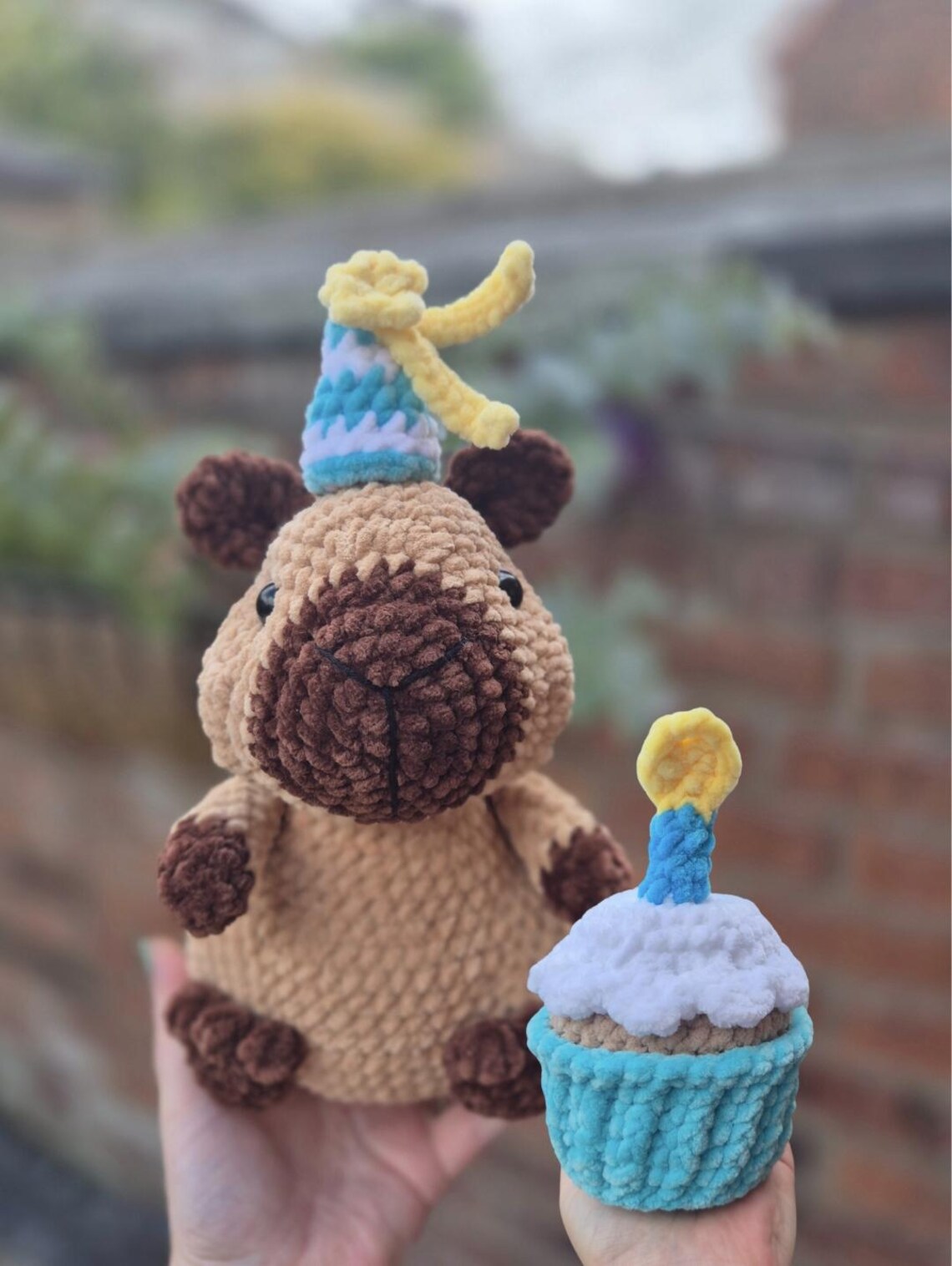 Amigurumi Cabybara Pattern, Cap-bee-bara, Dressyo Capybara, Capysaurus ...