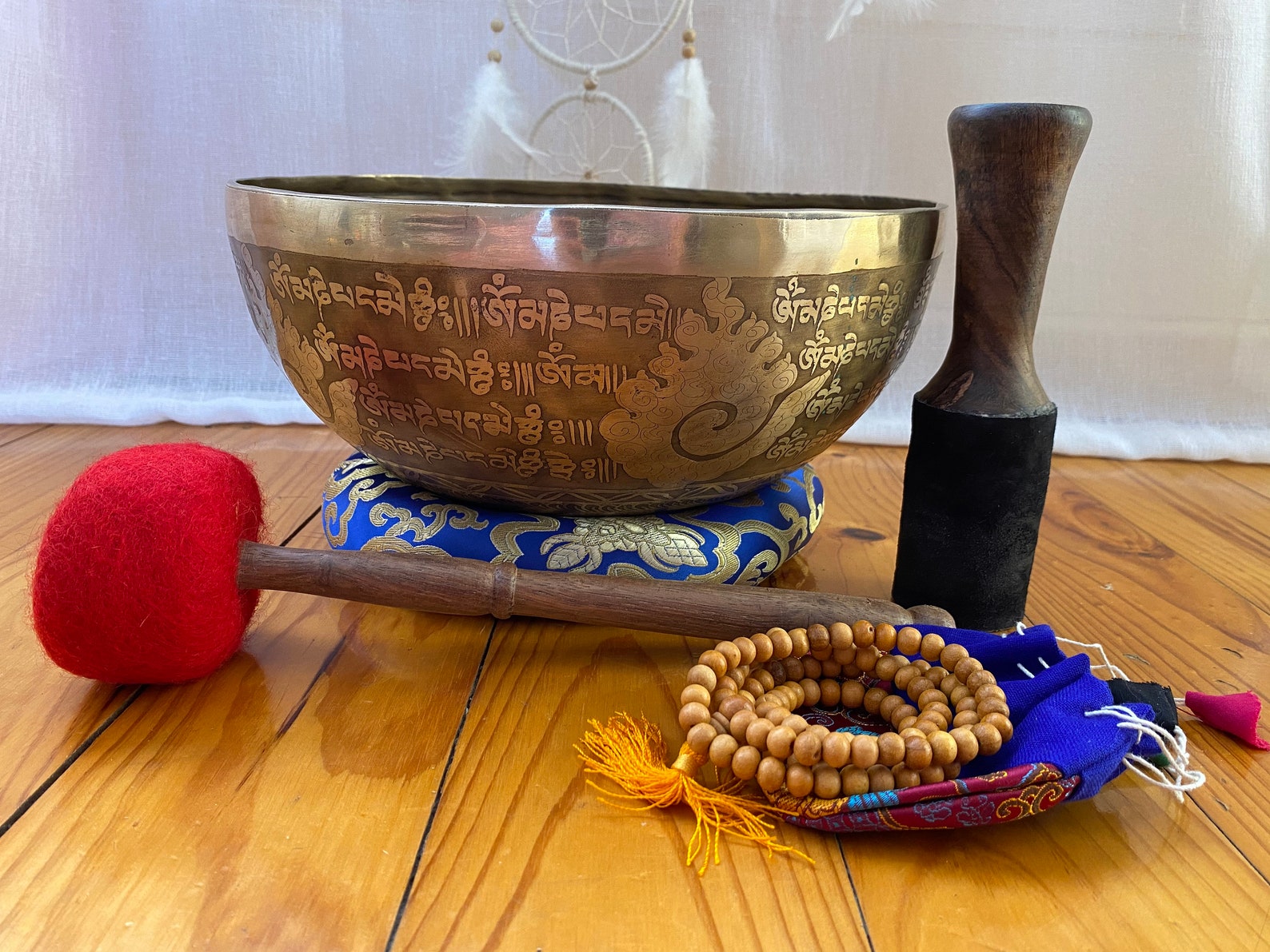 12 Inches Diameter Mantra Carved Master Healing Himalayan Singing Bowl ...