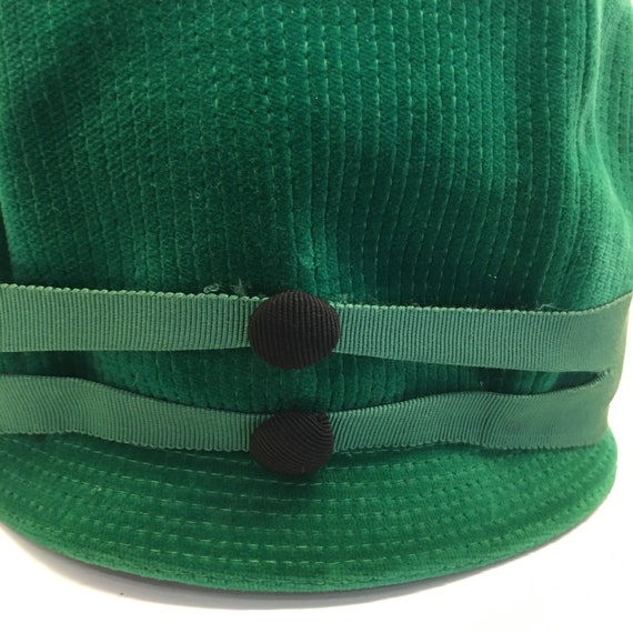 Women's 70's Vintage green velvet hat | Vintage mod 7… - Gem