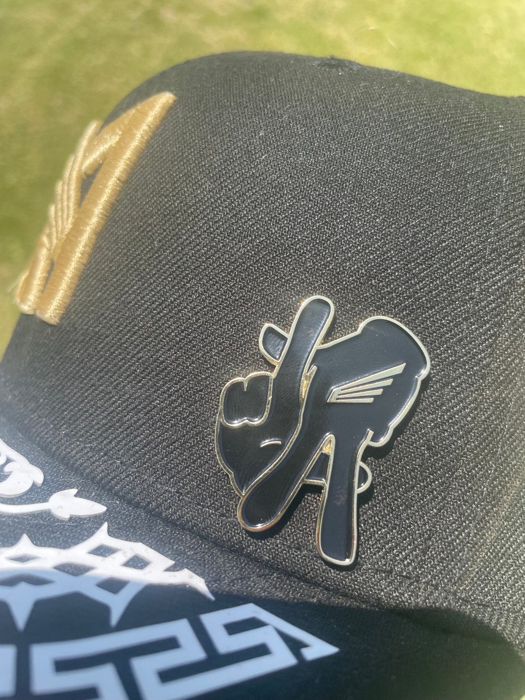 LA Hands Enamel Pin - Etsy