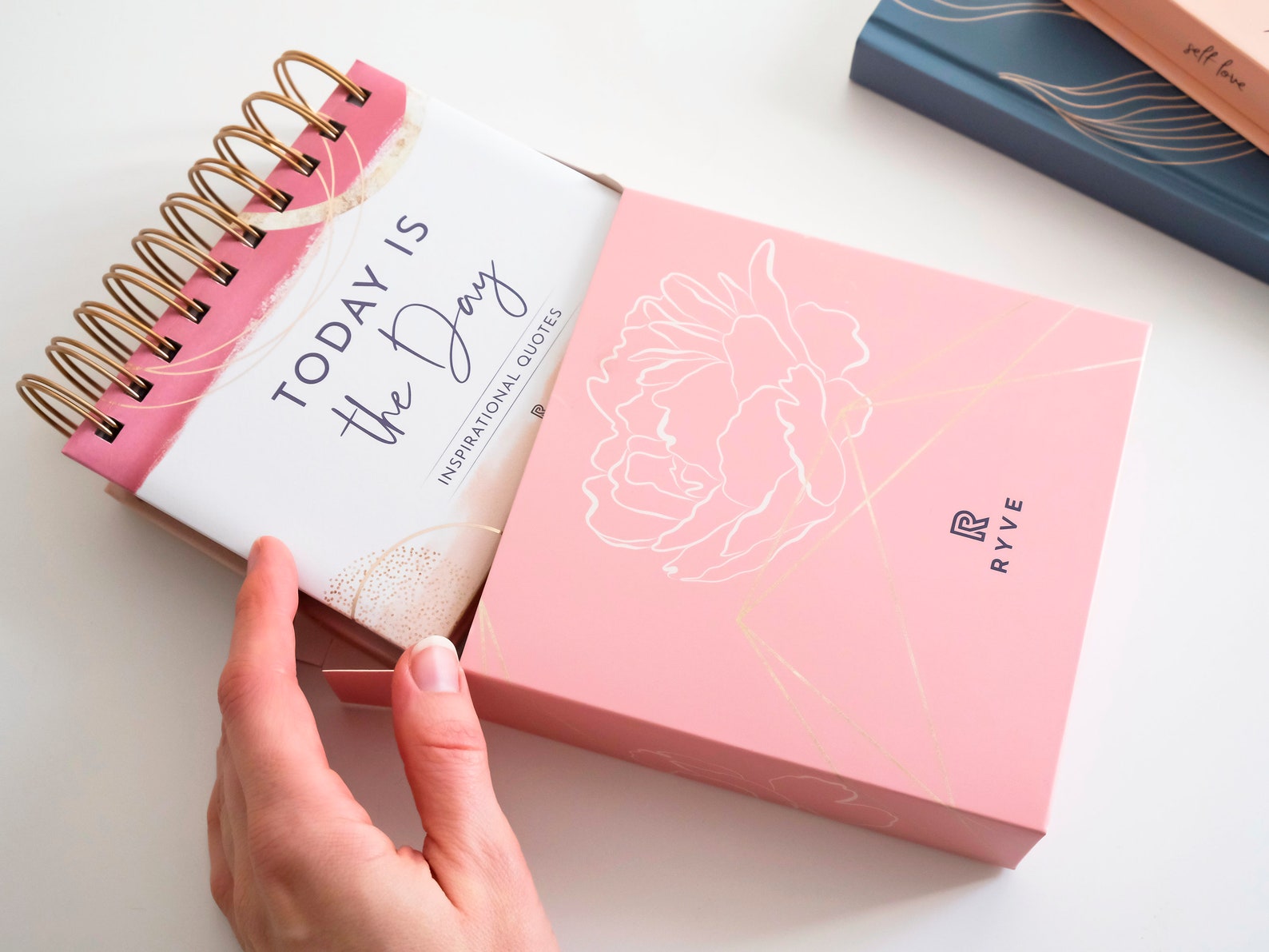 RYVE Inspirational Desk Calendar: Daily Motivational Quotes, Undated ...
