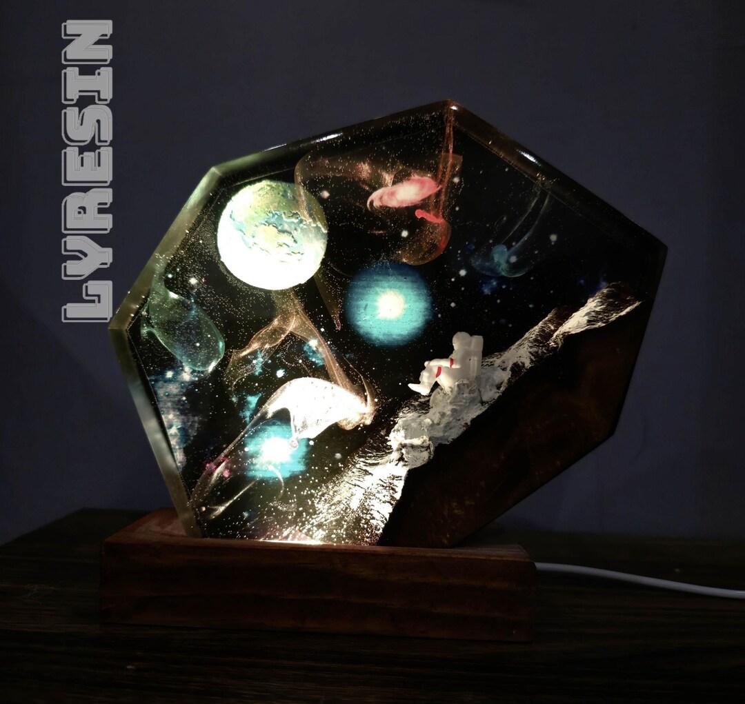 Space Galaxy Lamp Made of Resin and Wood, Space Night Lights, Epoxy ...