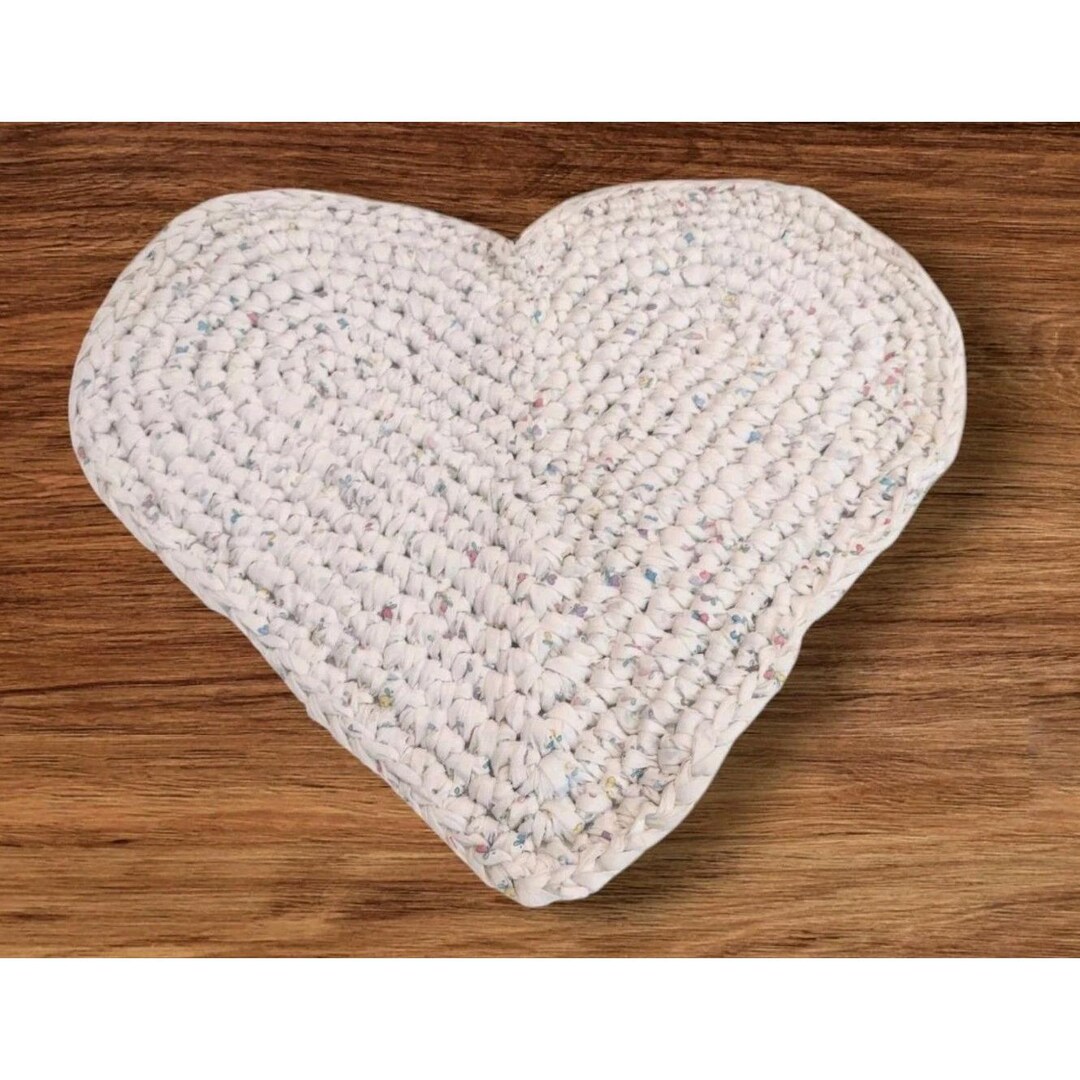 Vintage Braided Heart Shaped Rag Rug Floral Print 27 X 23 Farmhouse ...