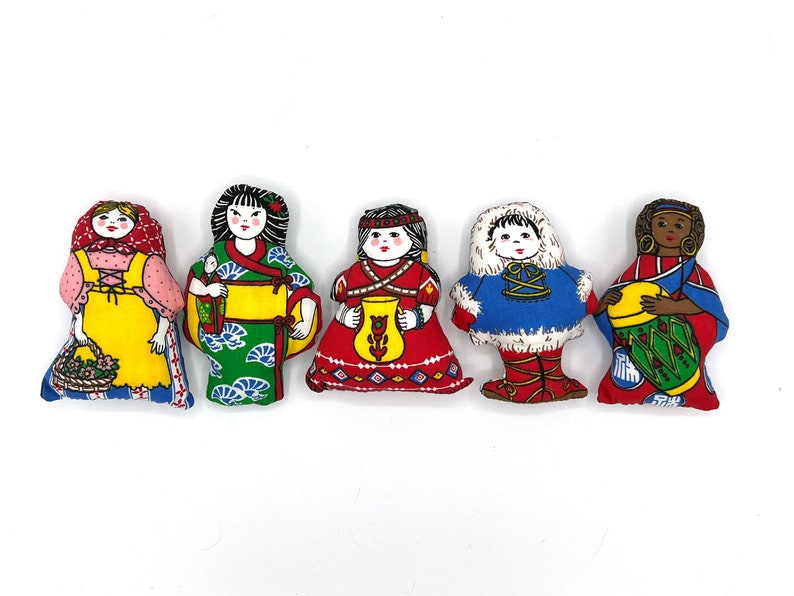 Vintage Set of 5 Fabric Dolls From Around the World, Stuffed ...