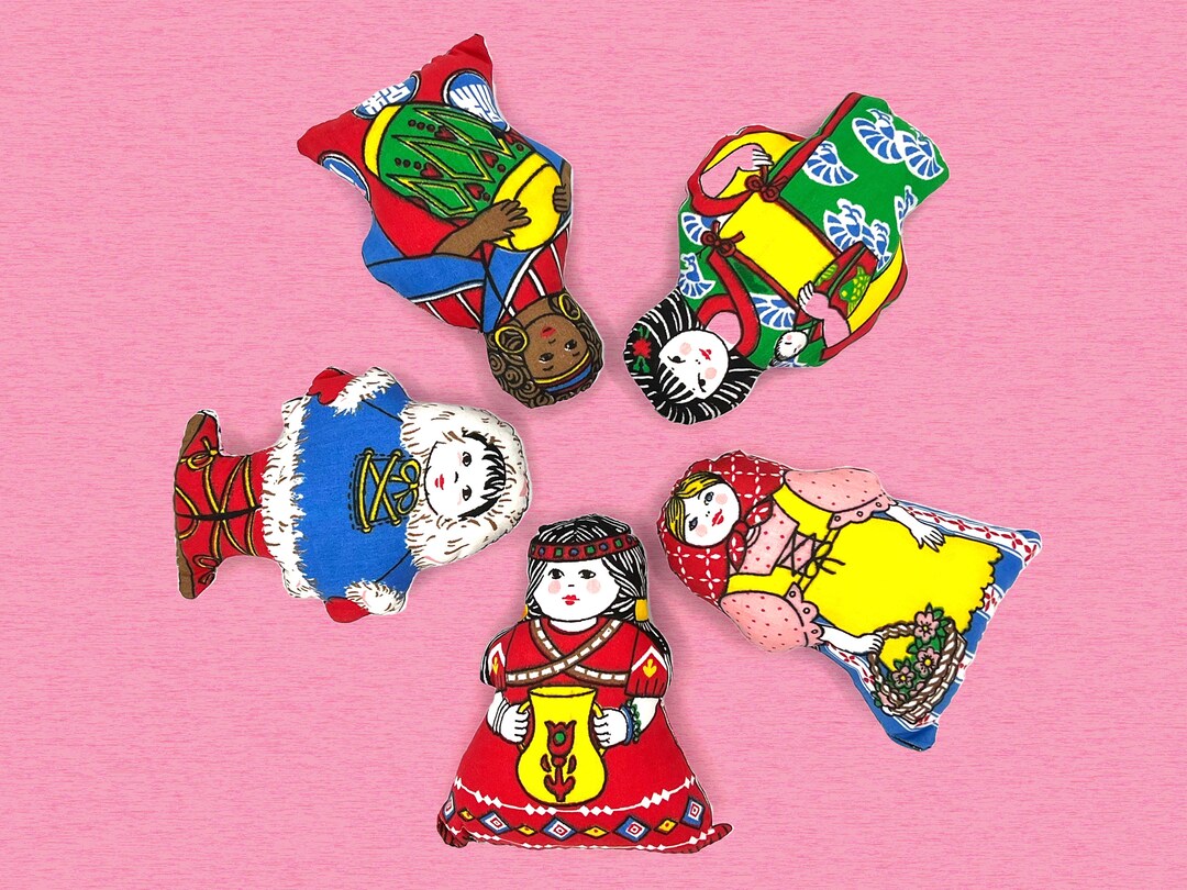 Vintage Set of 5 Fabric Dolls From Around the World, Stuffed ...