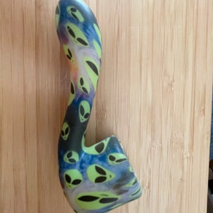Silicone Pipe Alien Design 4.4" Silicone Pipes Bowl GLOW IN DARK - Etsy