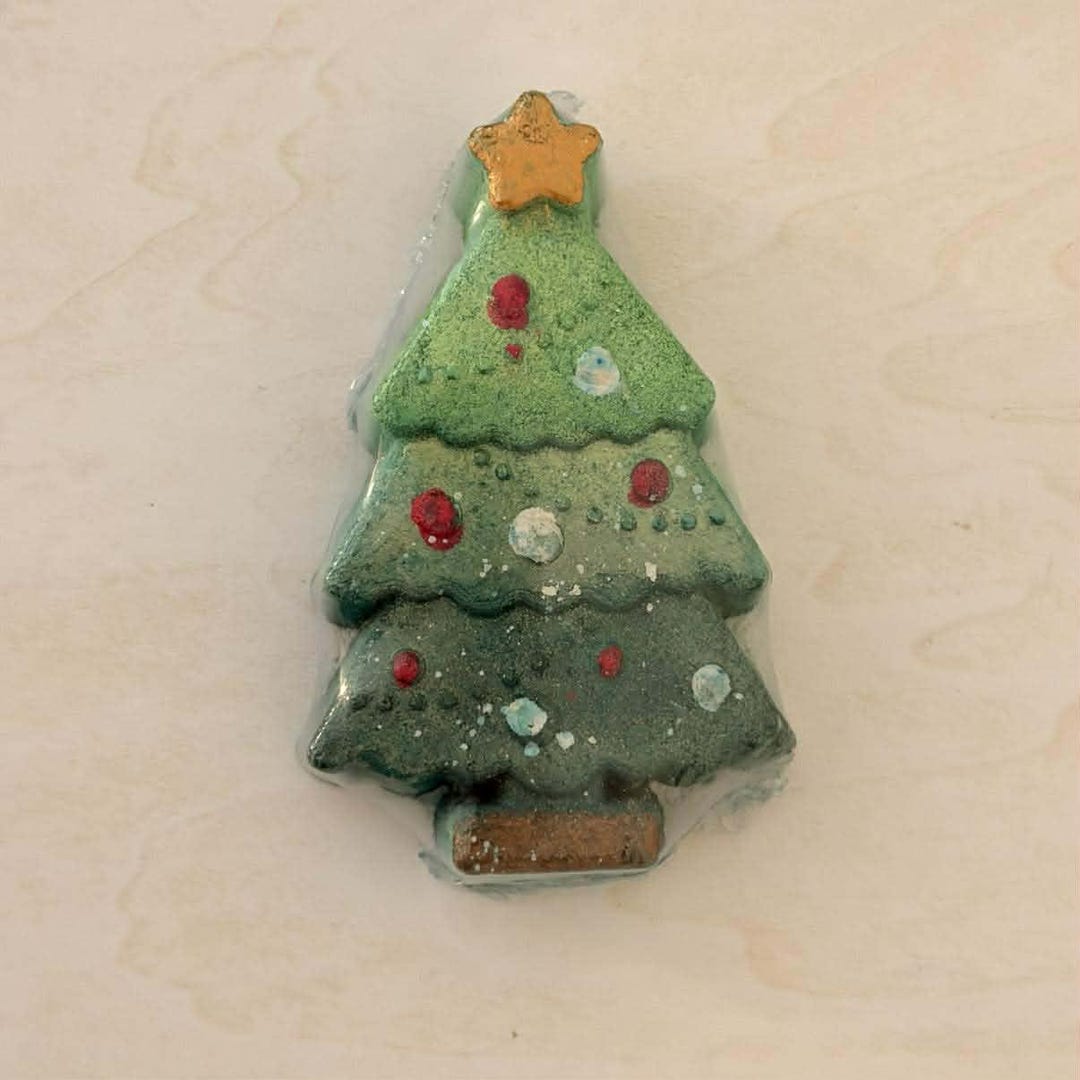 Christmas Tree Bath Bomb – Festive Fizzy Holiday Gift | Handmade in ...