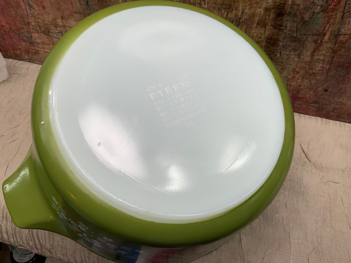 Vintage Pyrex Spring Blossom Green V2 Crazy Daisy Casserole - Etsy