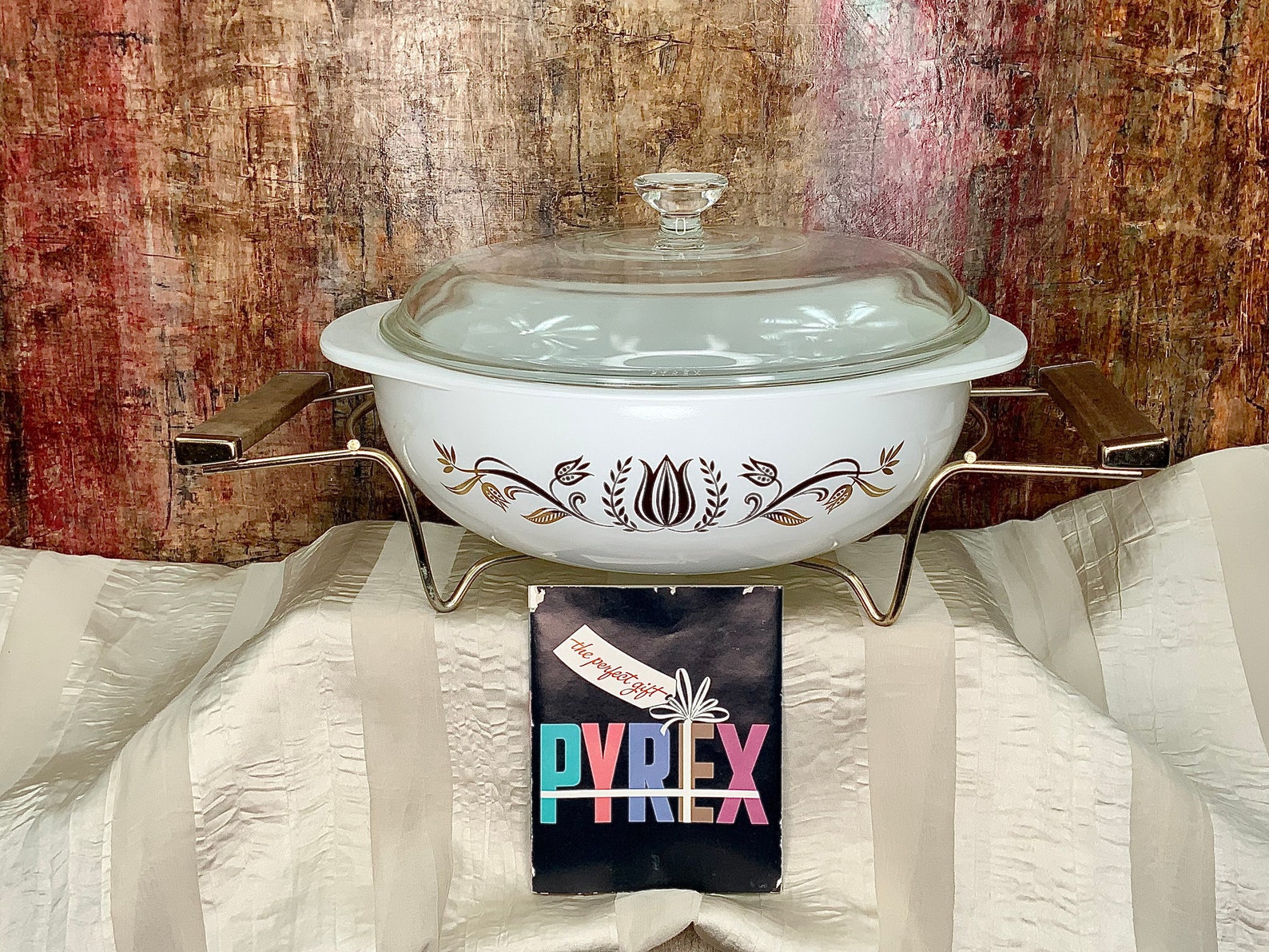 Vintage Pyrex Golden Tulip New in Box 2 Quart Covered - Etsy